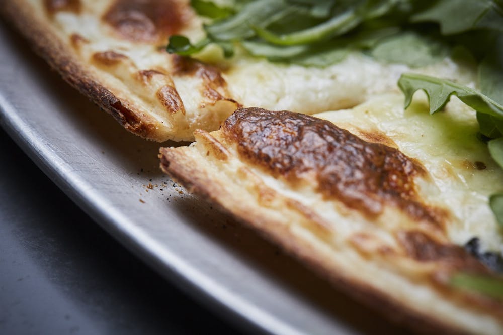 Vezzo | NYC Thin Crust Pizza